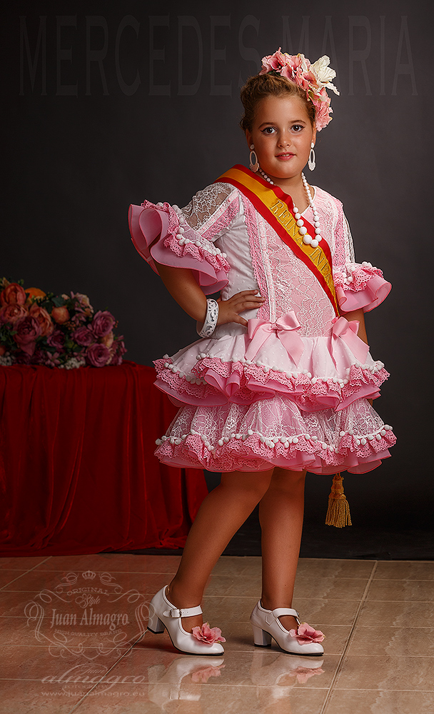 Fotografia de estudio de la Reina de las Fiestas 2015